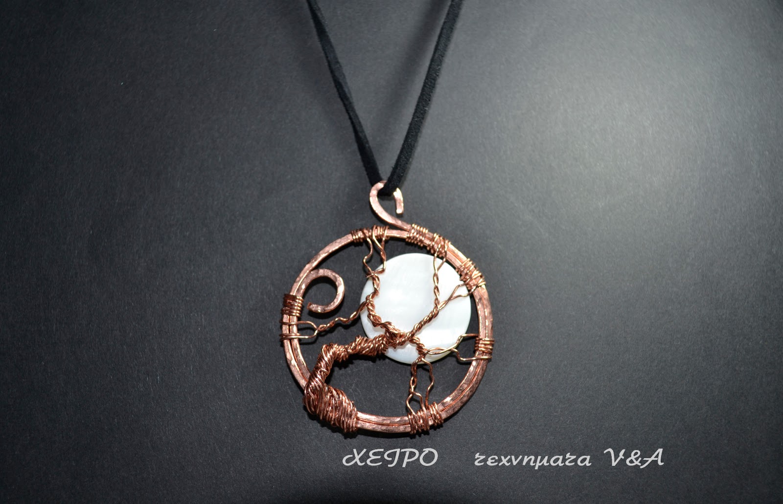 ΧΕΙΡΟ τεχνήματα V&A: ΧΕΙΡΟΠΟΙΗΤΟ ΜΕΝΤΑΓΙΟΝ