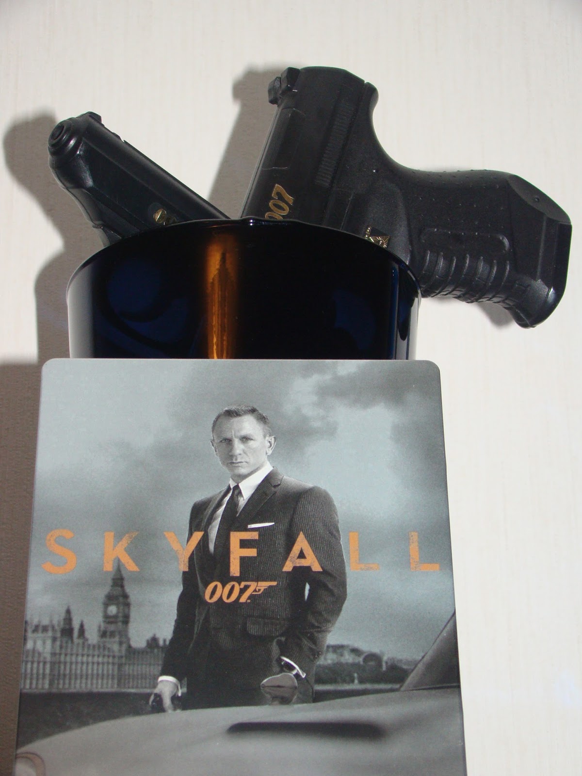 007 and other agent stuff - 007 Travelers