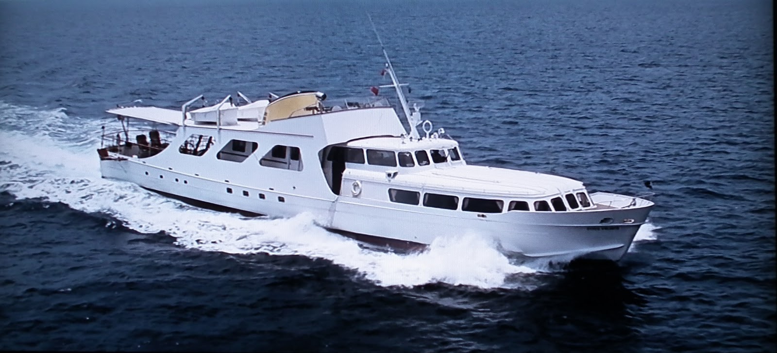 The Things I Enjoy: The story of the Disco Volante, Mr. Largo´s ship in ...