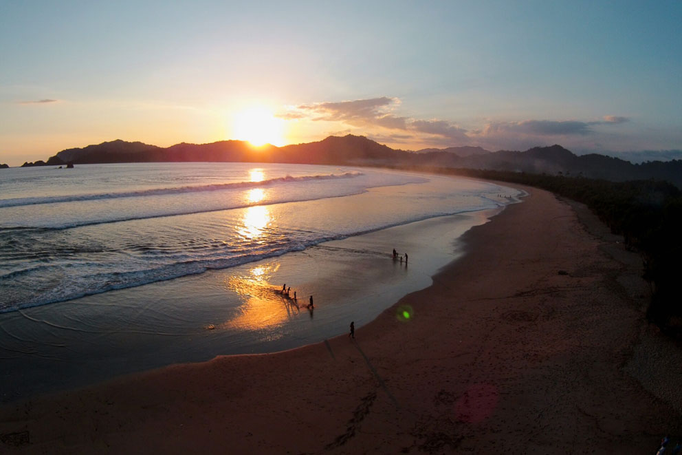 INDO EXPLORERS: RED ISLAND BEACH