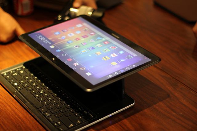 Harga Tablet Samsung Ativ Q Terbaru 2013 - Daftar Harga Terbaru