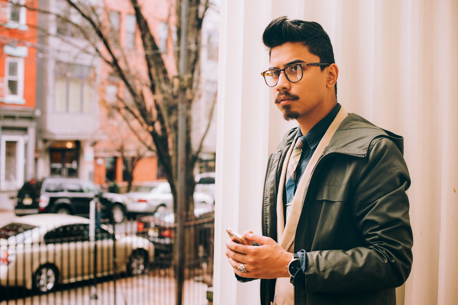 SESSIONS WITH LEE REYES.