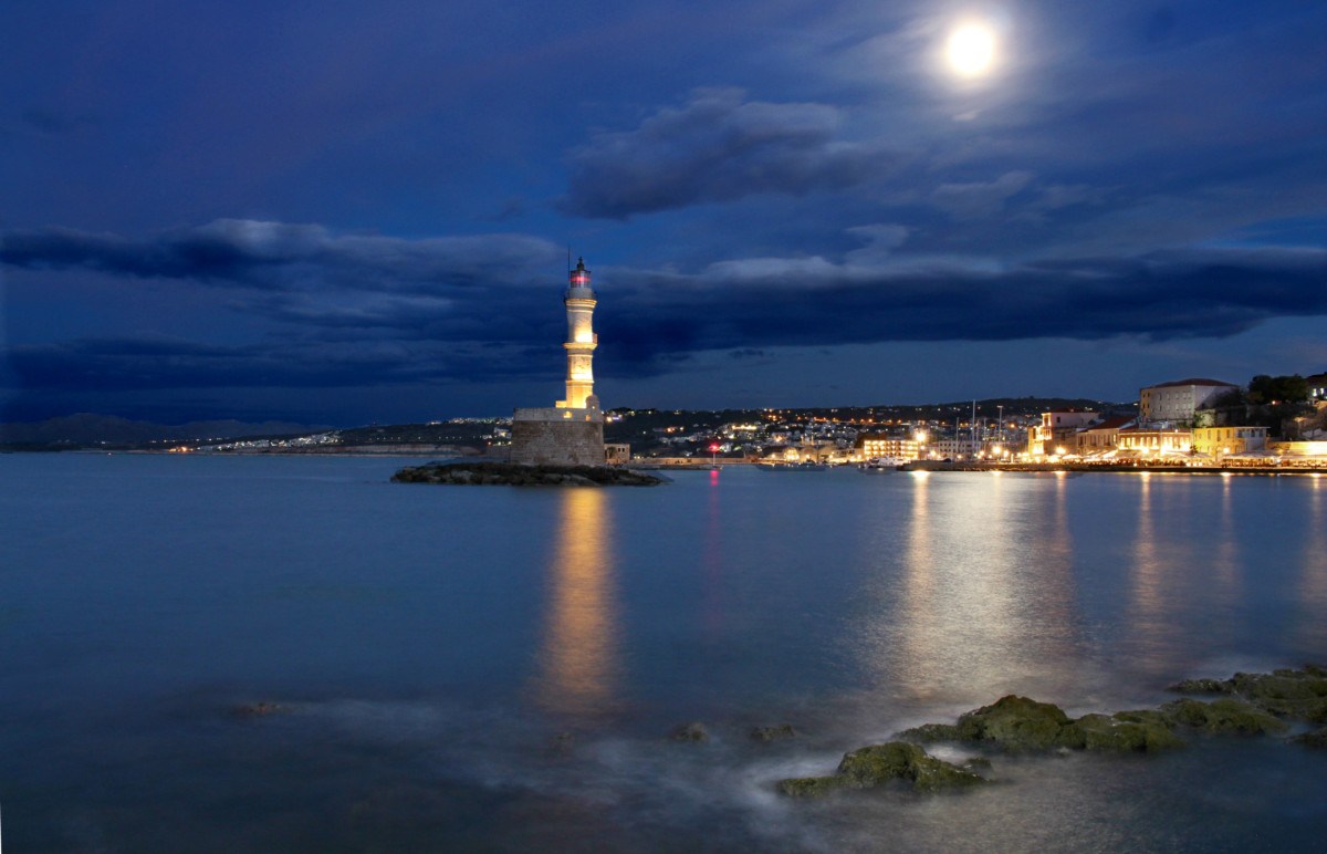 The passion of colors: full moon in Greece!