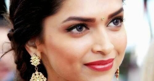 Deepika Padukone wallpapers: Cute Dimple Deepika Padukone wallpapers