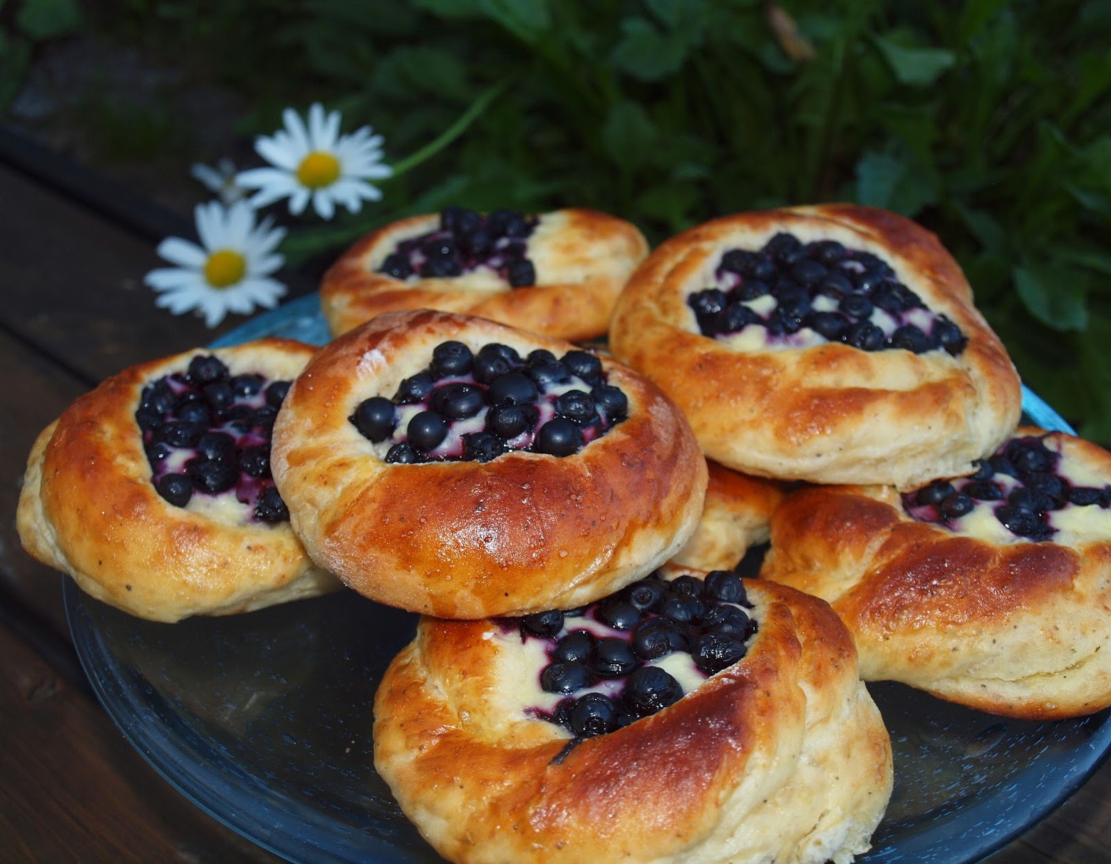 TITAN TUPA: Vaniljaiset mustikkapullat