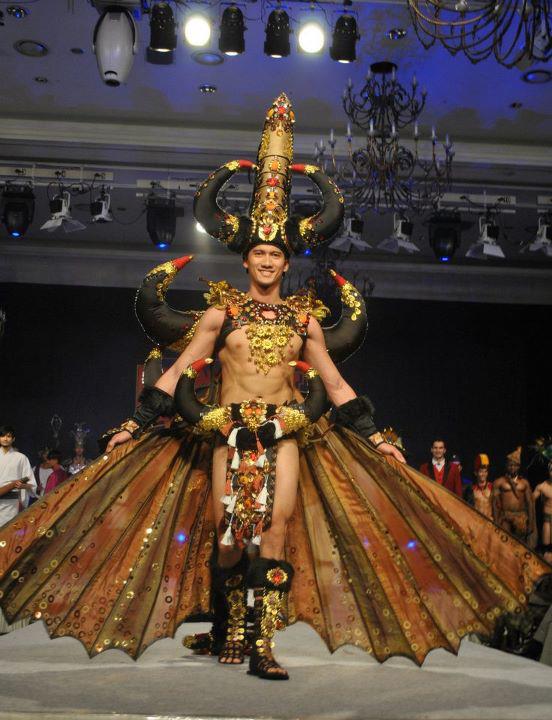 Most Beautiful National Costumes from Male Pageant - Indonesian ...
