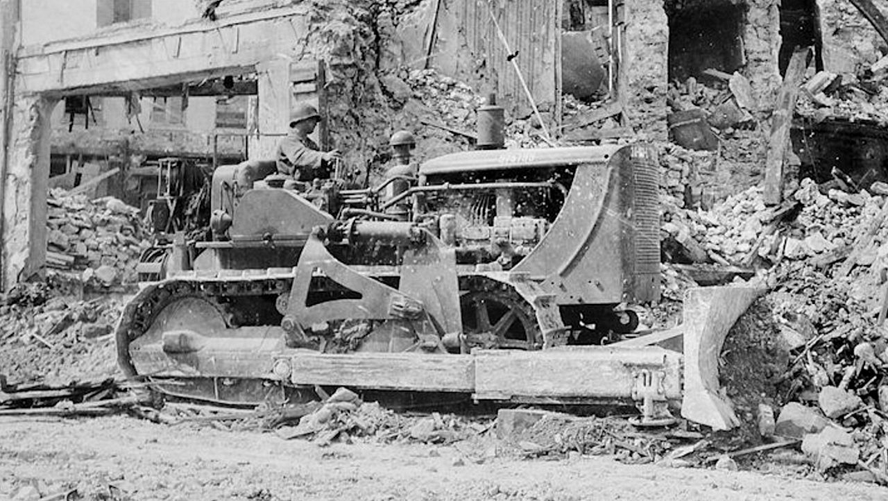 Panzerserra Bunker- Military Scale Models in 1/35 scale: Caterpillar D7 ...