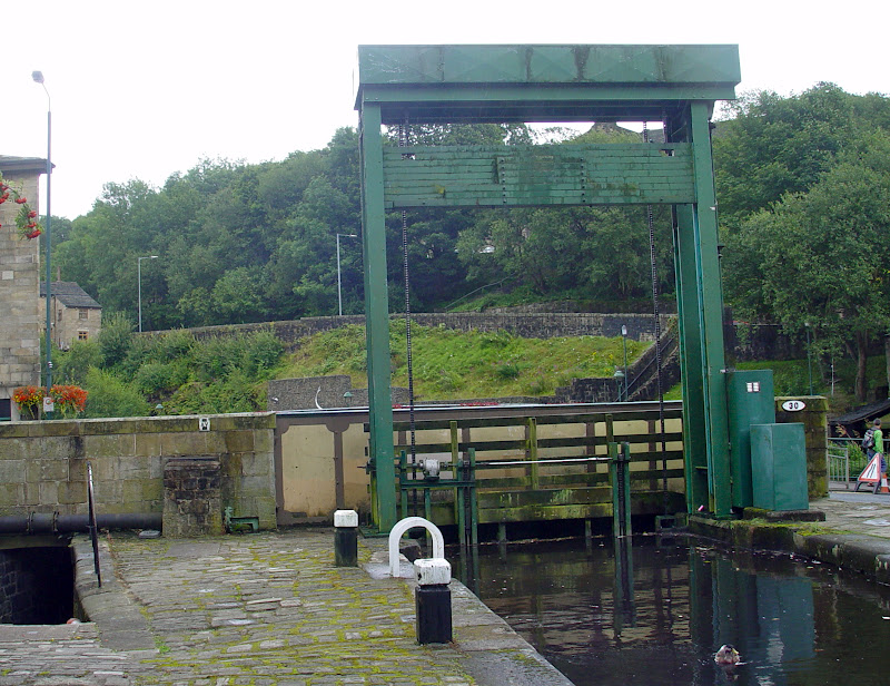 A Blog on the Landscape!: Todmorden to Smithy Bridge