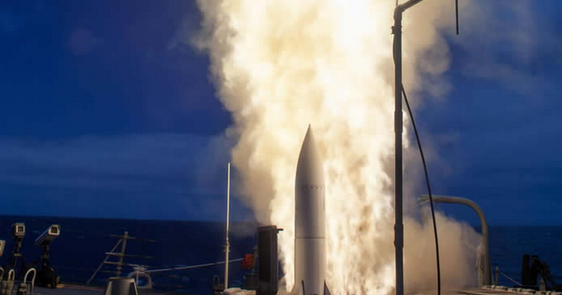 desarrollo defensa y tecnologia belica: Raytheon Standard Missile-6 un misil, muchas misiones.
