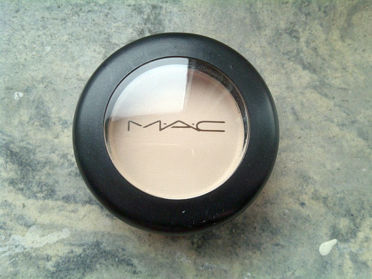 MAC Eyeshadow: Vanilla - Liefs, Lotte