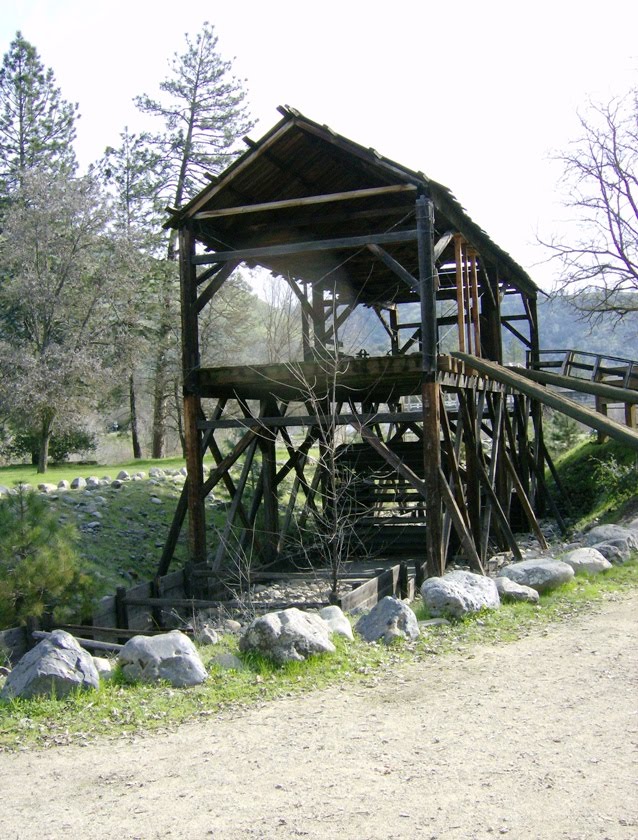 MR. HALL'S AMERICAN HISTORY CLASS: Sutter's Mill