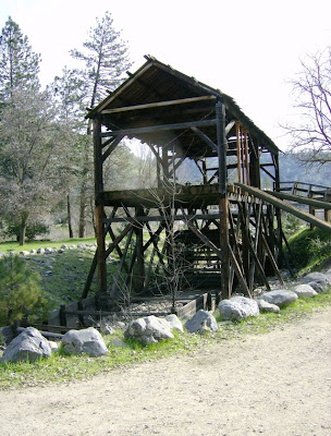 MR. HALL'S AMERICAN HISTORY CLASS: Sutter's Mill