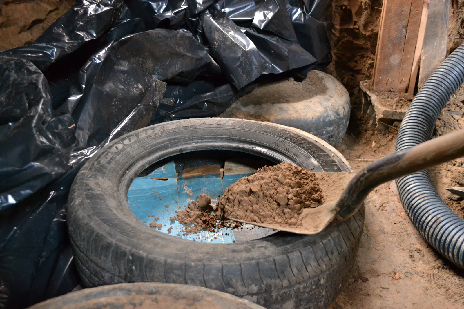 Dwelling on Waste: Rubber Foundation