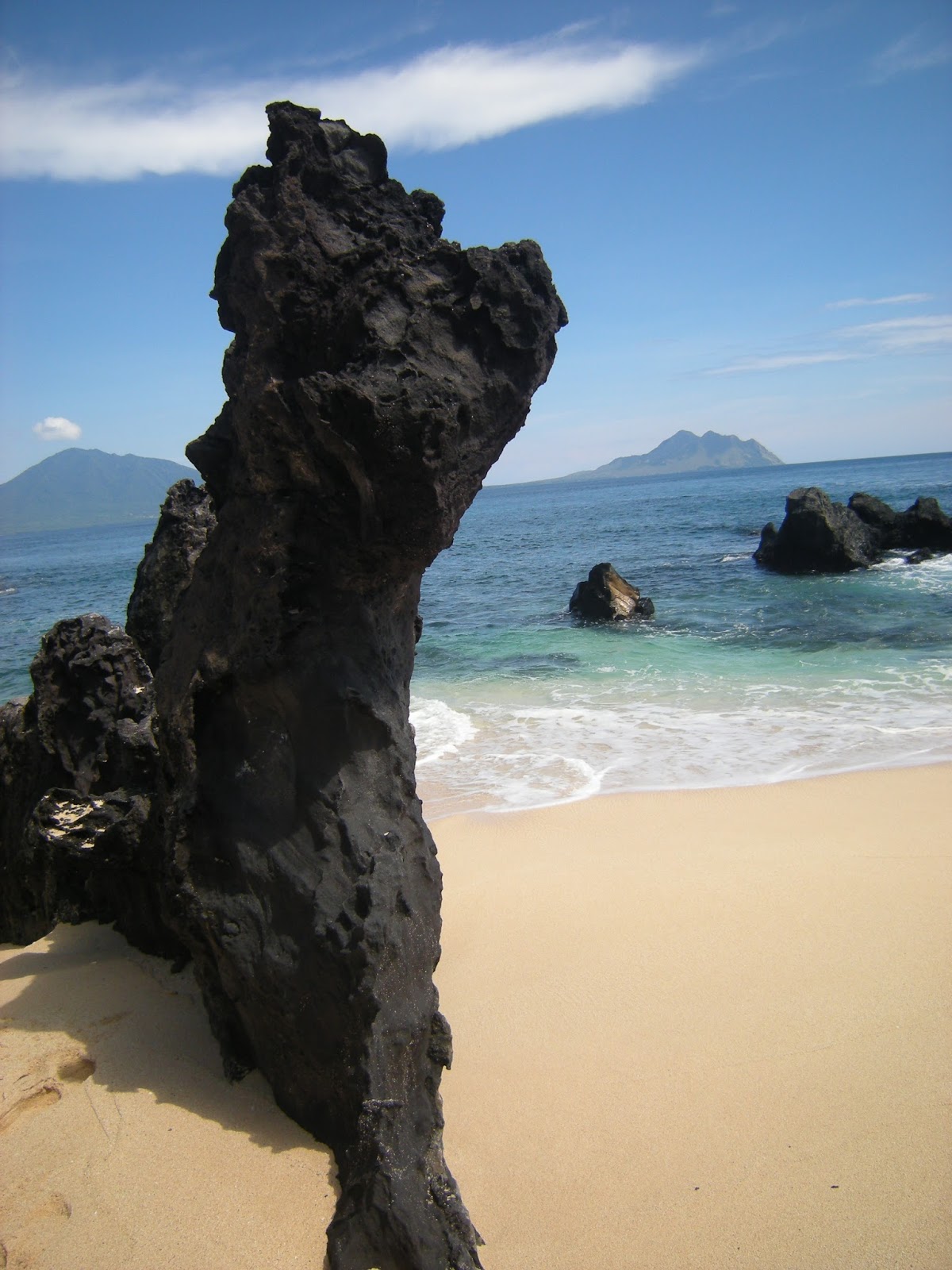 Melukis Dengan Cahaya: Pantai Watotena-aDOnARA