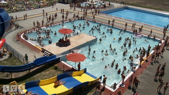 Zatrzymać czas: Wanda Serafin-dziewczynka z bukietem róż