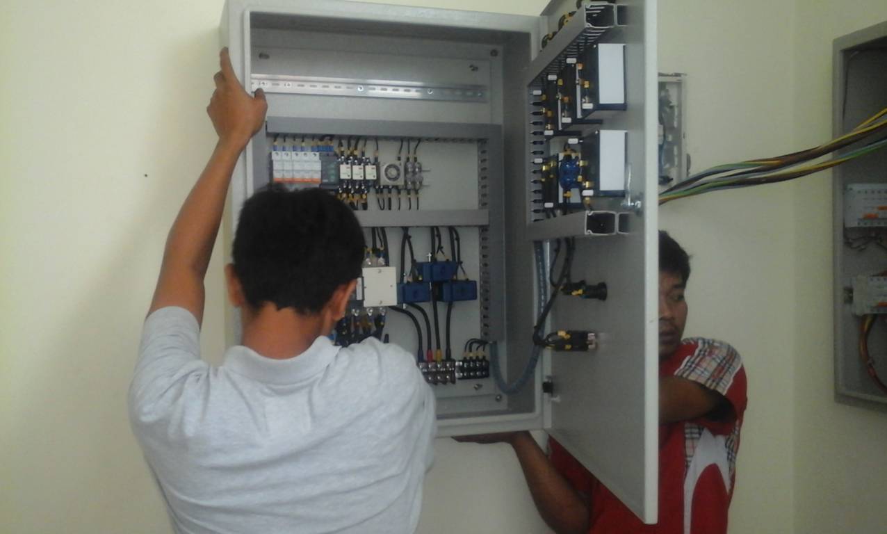 PASANG PANEL ATS AMF