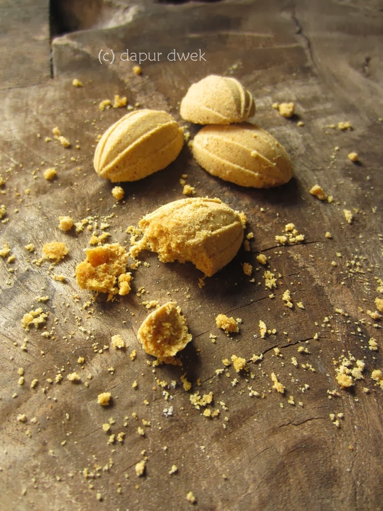 dwek ... ~: dapur pemula :~: kue satu (satru) : PR LBT #26