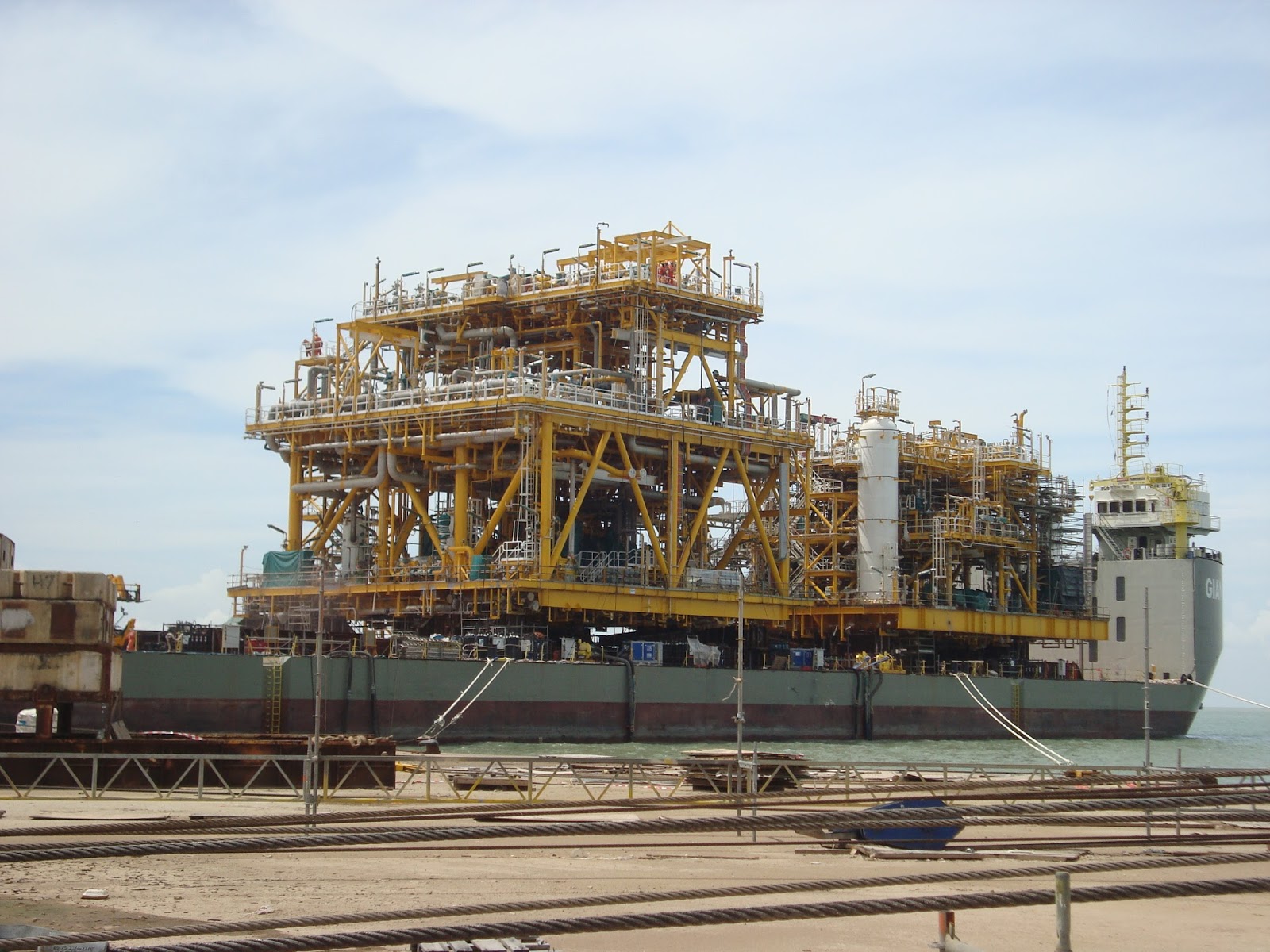 Linux , Java, DimCon & Surveyor Activities: Saipem karimun - Loadout ...