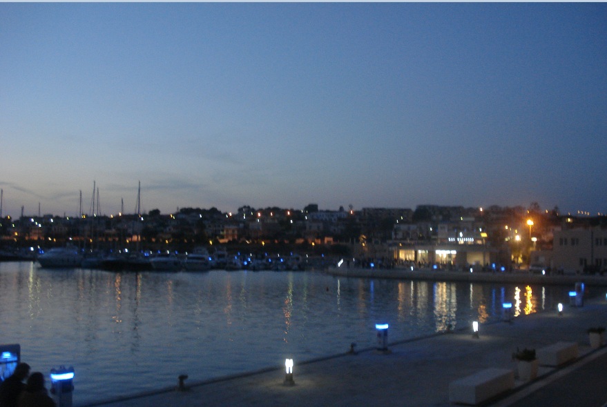 Ragusa turismo: Porto di Marina di Ragusa di pomeriggio