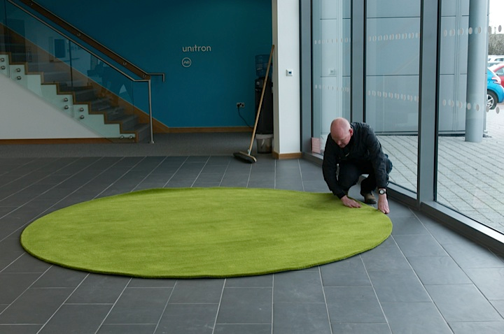 AREA RUGS UK: HAND TUFTED CIRCULAR & SHAPED RECEPTION SEATING AREA RUGS