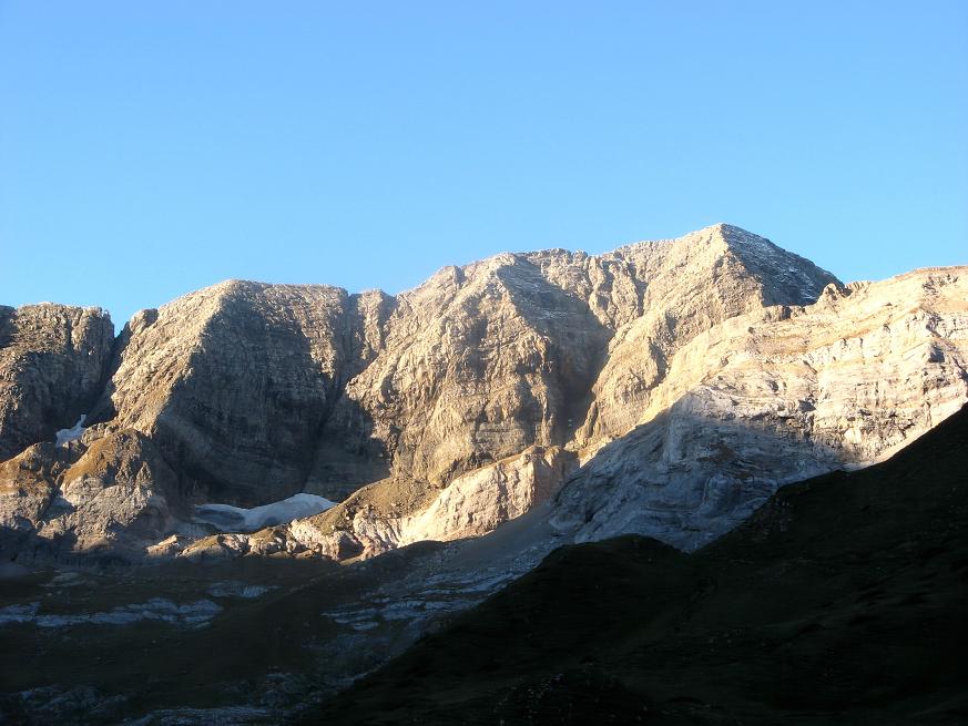 Lagrolenpyrénées: Grand Astazou, par la brèche de Tuquerouye