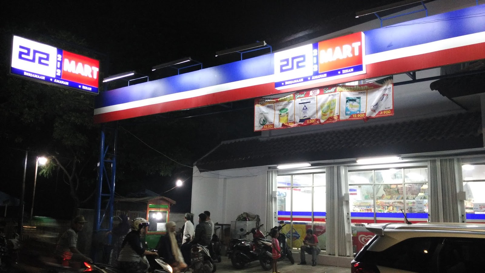 Keren... Toko Swalayan 212 Mart Tidak Menjual Rokok - Wajada