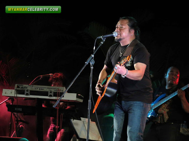 PHOTO: Zaw Win Htut's One Man Show in Yangon