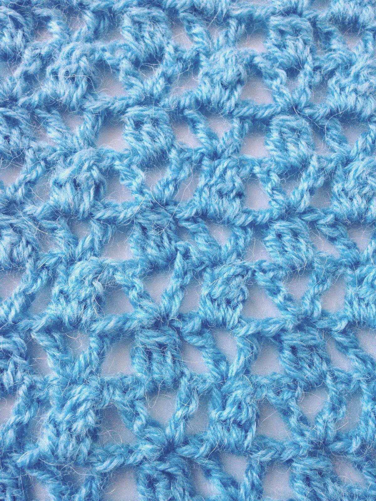 5 Little Monsters: Lace Cluster Scarf: A Free Crochet Pattern
