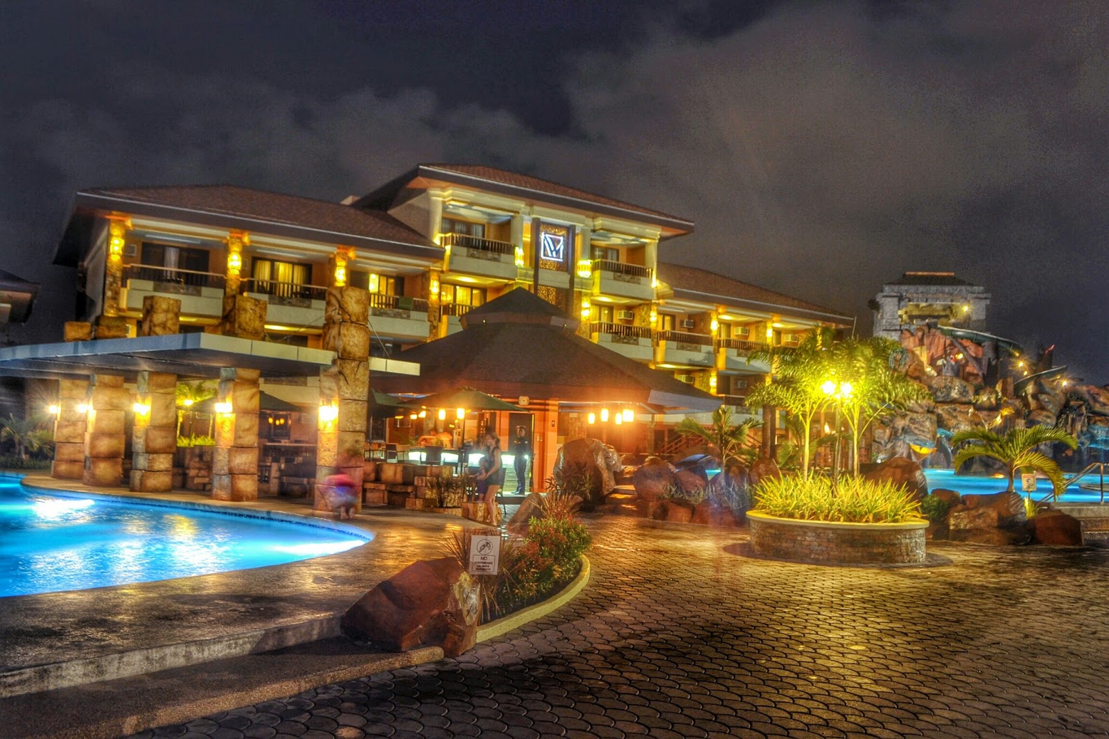 Couple goes to: Cebu Westown Lagoon