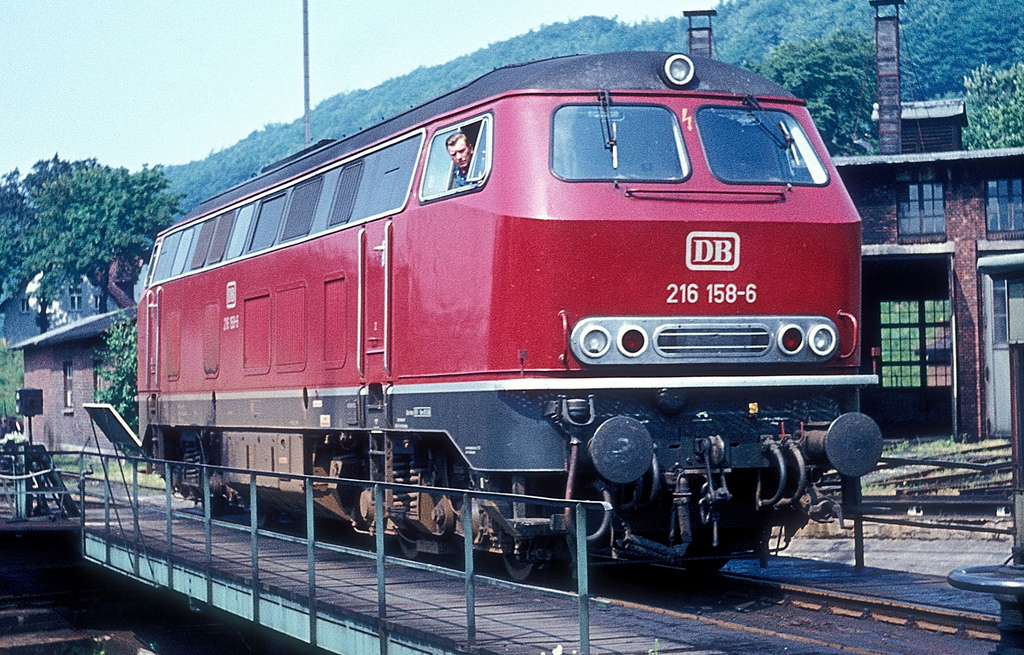 Konigshofen spur nul: Deutsche Bundesbahn V160/BR 216