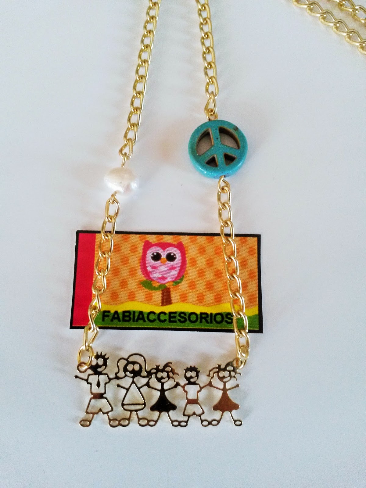 Bisutería y Accesorios Fabiaccesorios: Collares con dijes de la familia