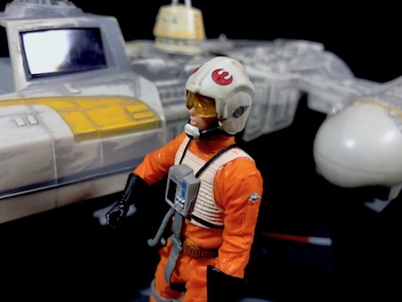 Dennis-Toys: Star Wars 30th Anniversary Y-Wing Fighter Toys R' Us Edition