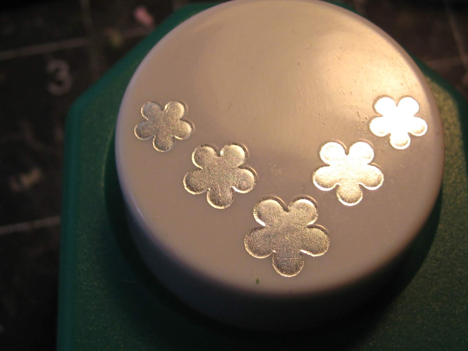 Studio E: Ivy Leaf Geraniums -tutorial