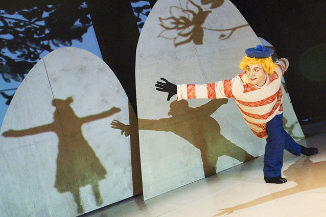 Tanssiva Muumilaakso - Dancing Moominvalley