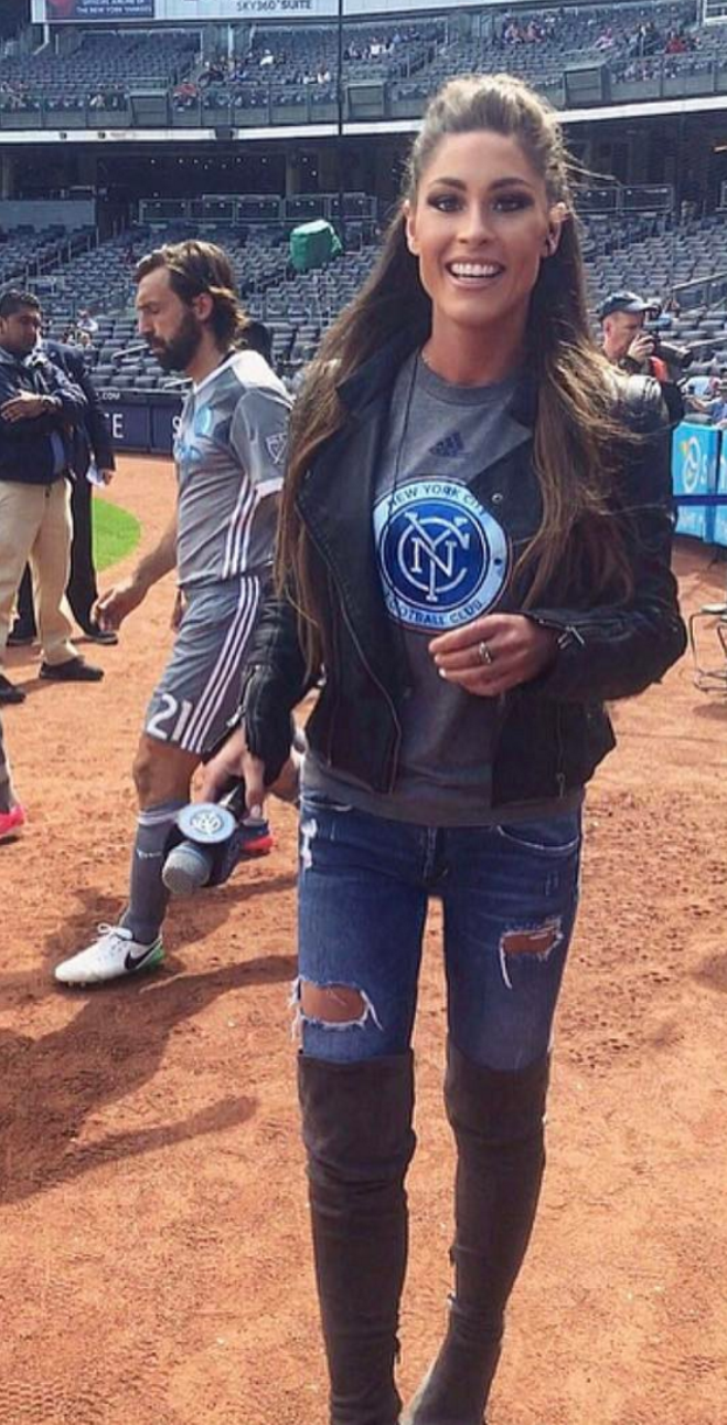 THE APPRECIATION OF BOOTED NEWS WOMEN BLOG : alex kraemer