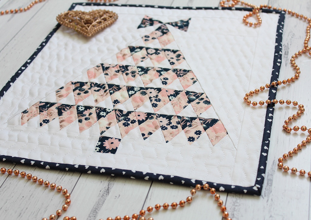 Spruce Mini Quilt Pattern + Your December 2018 Calendar - Threadbare ...