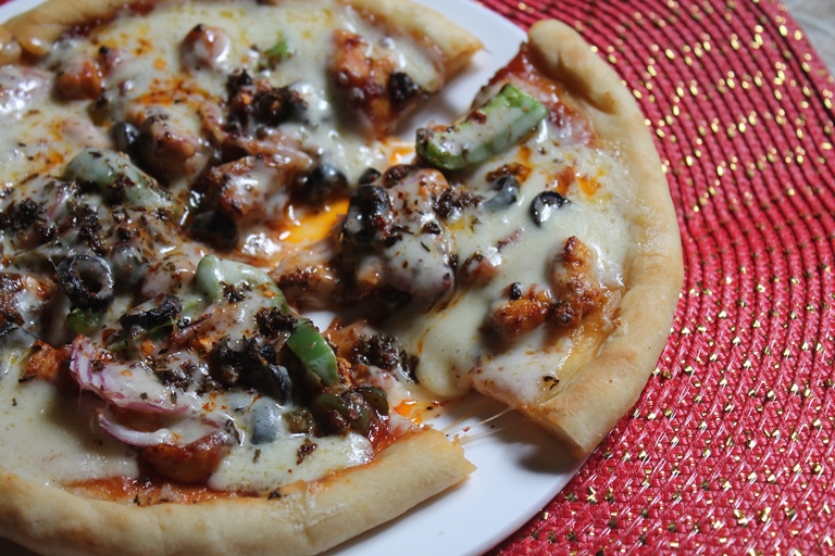 Chicken Pizza Recipe - Spicy Chicken Pizza Recipe - Yummy Tummy