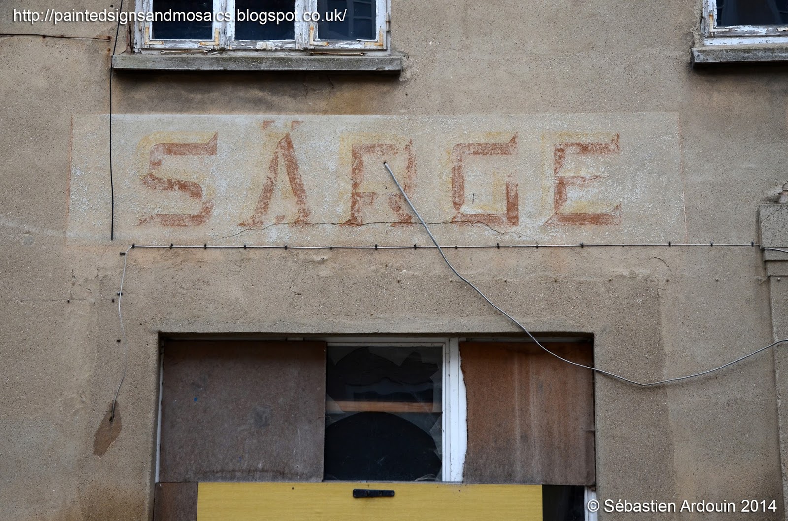 Painted signs and mosaics: November 2015