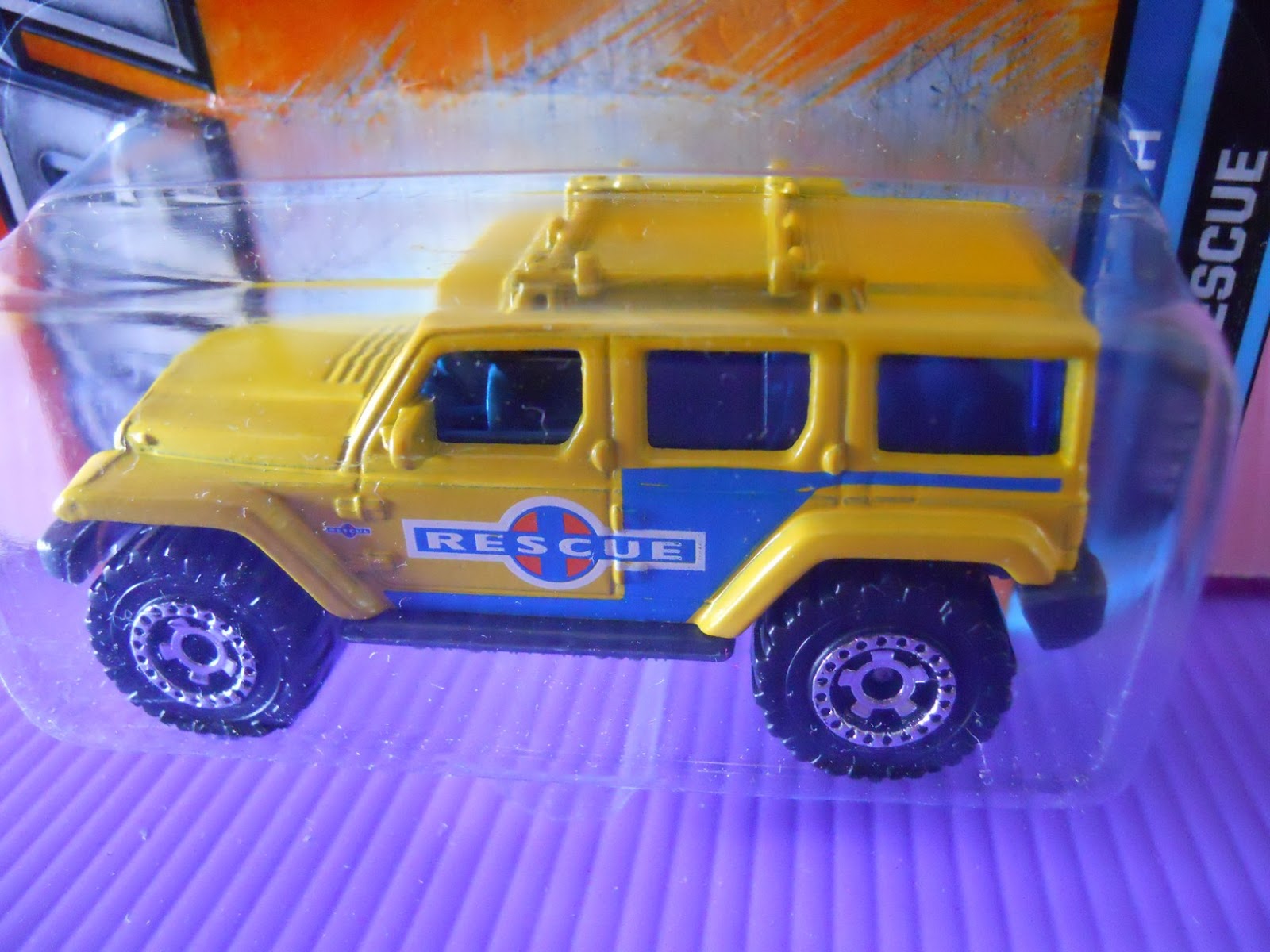 Dexters Diecasts (DexDC): Matchbox 2013 ~ Jeep Rescue (yellow)