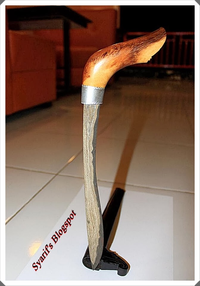 EASY TOUR AND TRAVEL: BADIK (Senjata Khas Bugis Makassar)