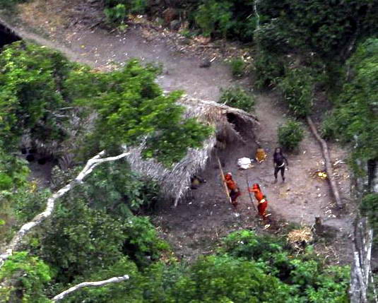 Suku Primitif Amazon Berhasil difoto | Taman Bacaan Online