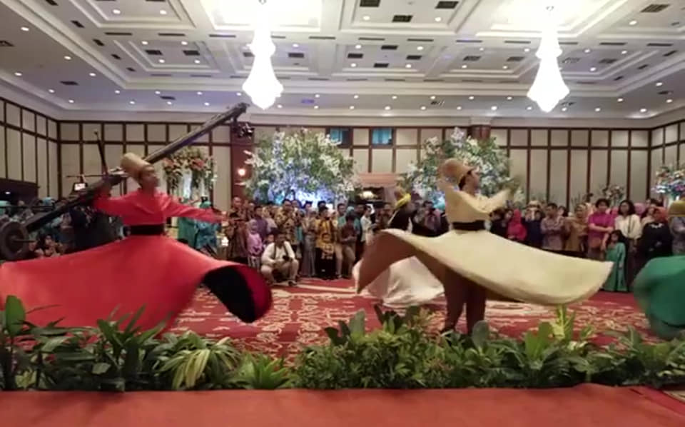 PONDOK RUMI (TARIAN SUFI RUMI WHIRLING DERVISH): Rumi Sufi Wedding Dance at Dhanapala Ballroom ...