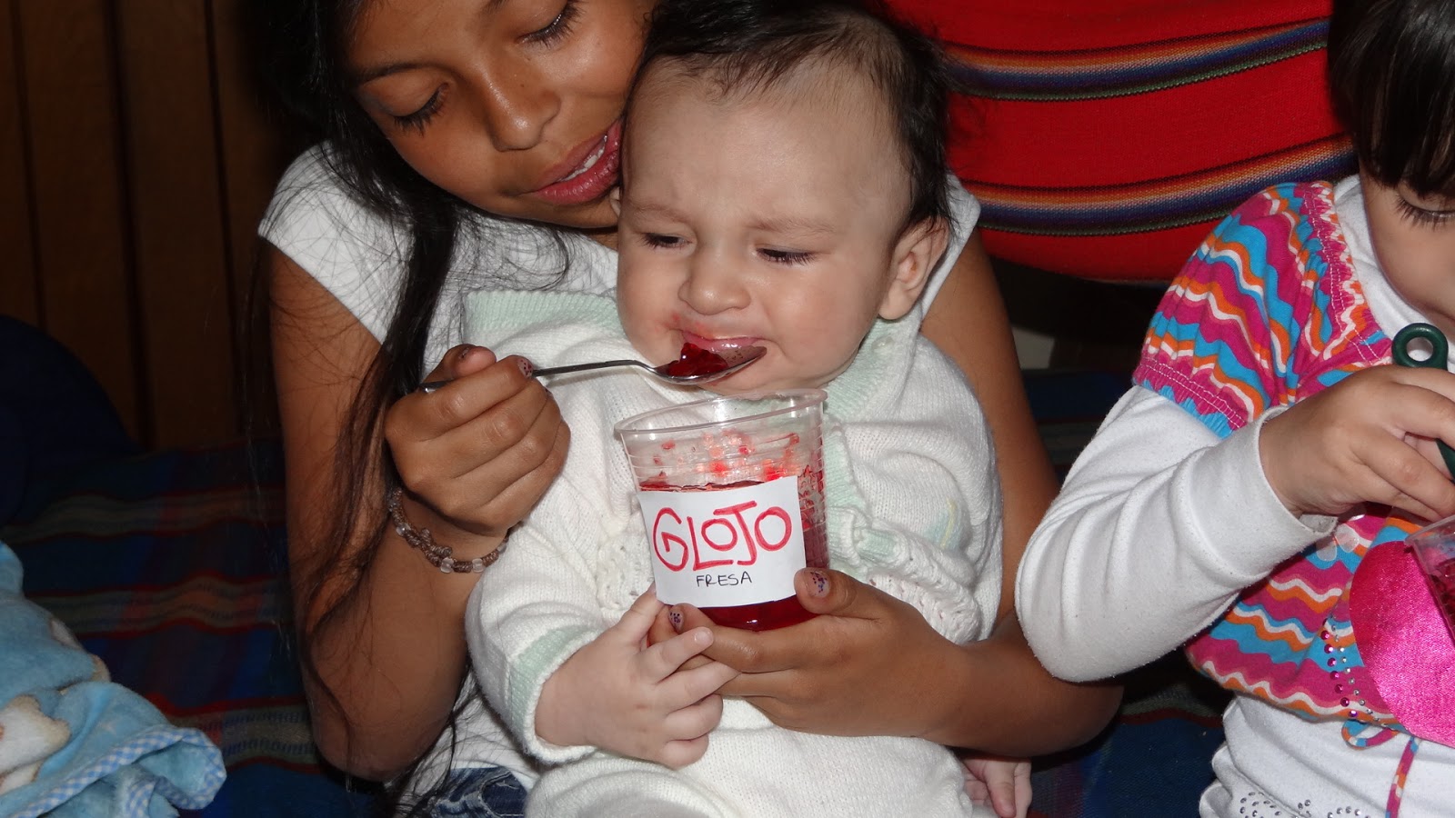 GELATINA GLOJO : Niños Comiendo Gelatina GLOJO