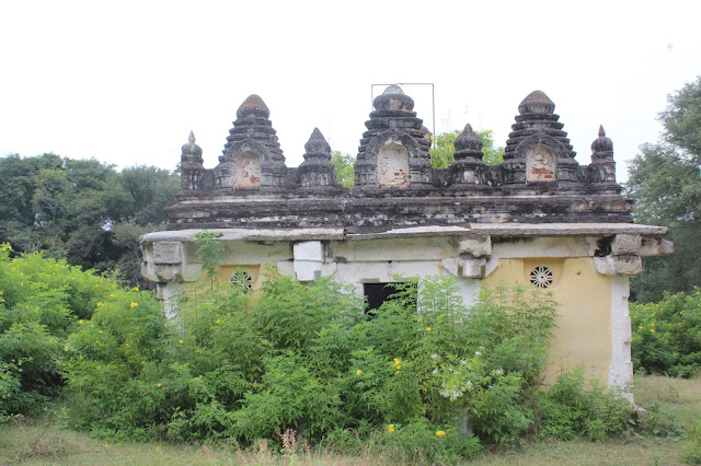 The Travel Reminiscenes: Huliyurdurga: (KumbiBetta Trek) - A Navadurga