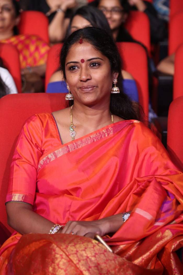 Easwari Rao Latest hot Red Traditional Saree PhotoShoot Images At A AA ...