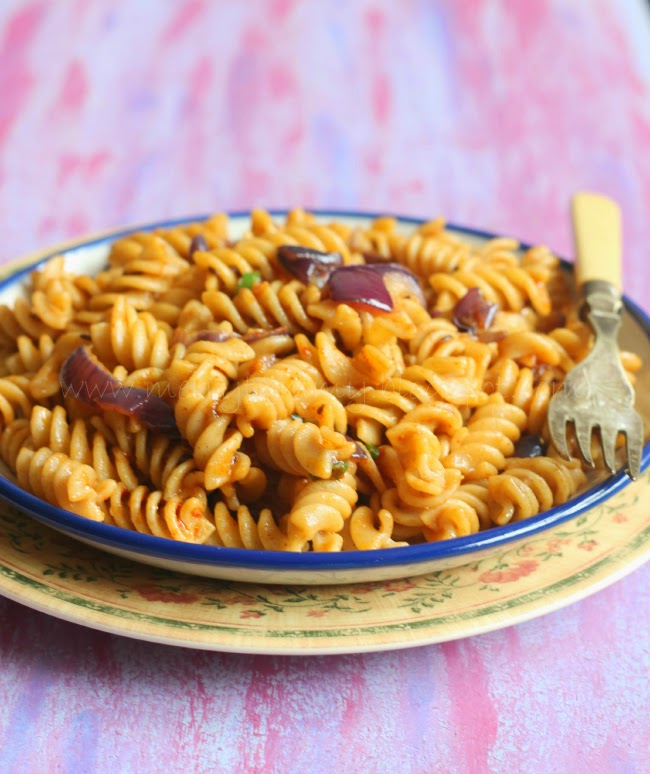 Merry Tummy: Burnt Garlic Pasta, Because I Love Garlic