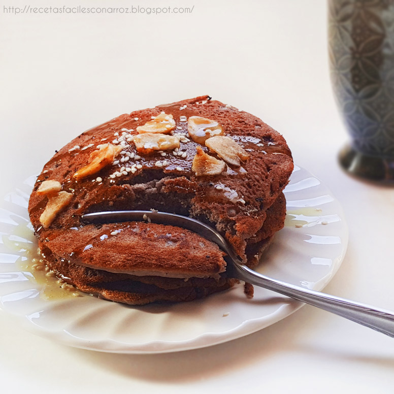 Como hacer los mas ricos pancakes o hot cakes de chocolate SIN GLUTEN ...