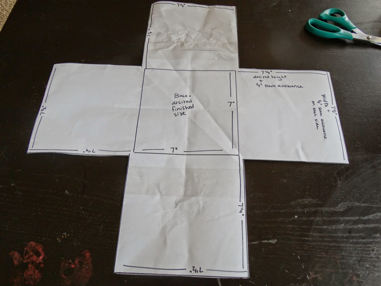 Mrs. Robison's Blog: DIY Tutorial: Fabric Storage Box/Bucket