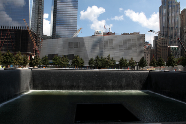 vinnymurphy: At Ground Zero, a new World Trade Center begins to take shape