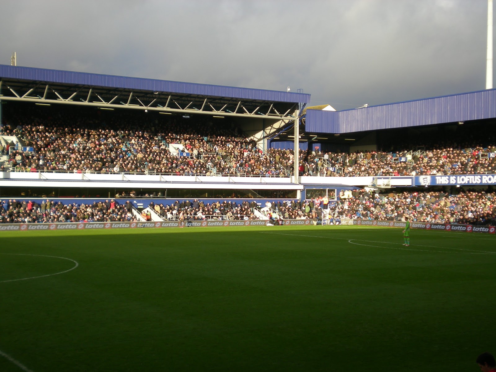 Adicto al fútbol inglés: QPR (Loftus Road)-The Hoops